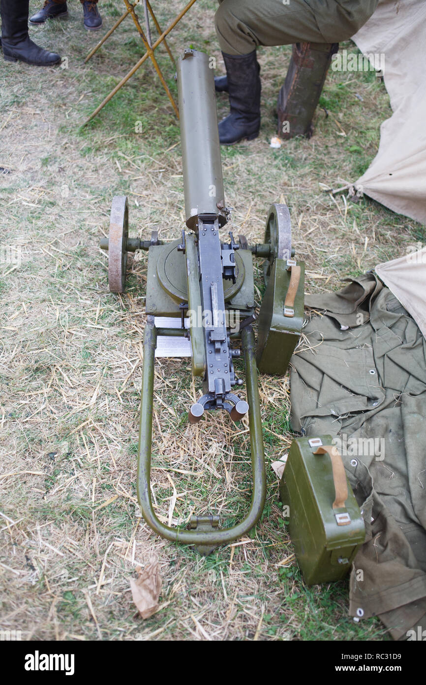 WWI Maxim machine gun with ammunition Stock Photo - Alamy