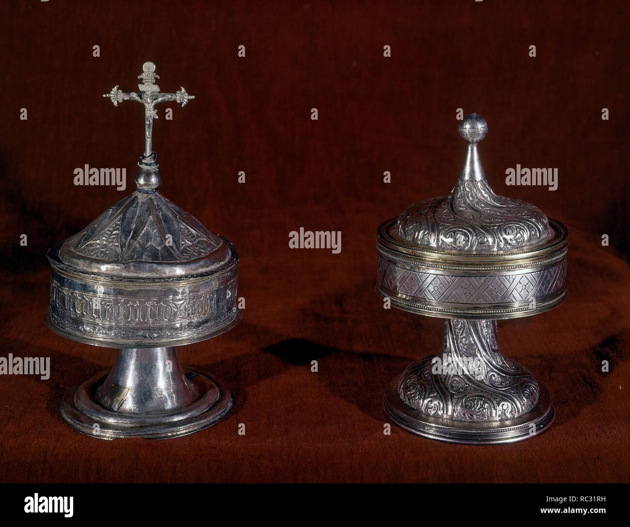 OSTENSORIO DE PLATA LABRADA S XVI. Location: MUSEE D'ARTS DECORATIFS ...