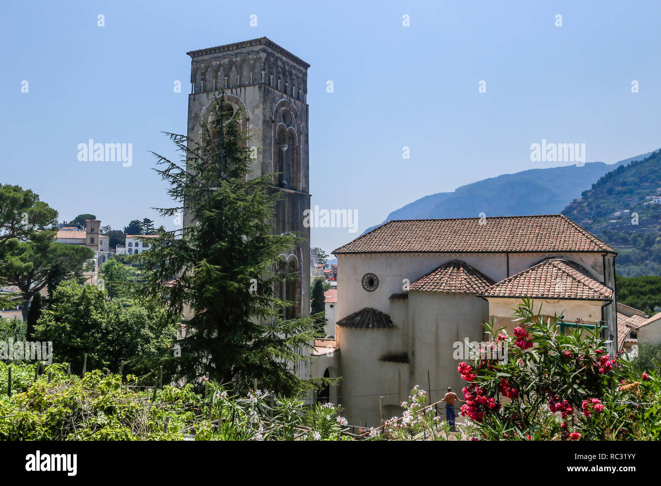 Town square of ravello hi-res stock photography and images - Alamy