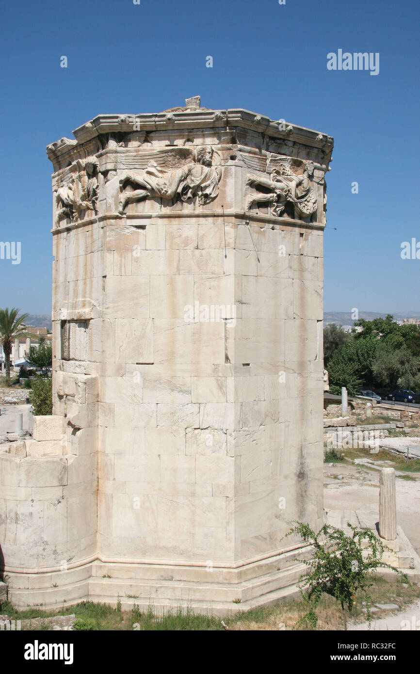 Ancient clepsydra water clock hi-res stock photography and images - Alamy