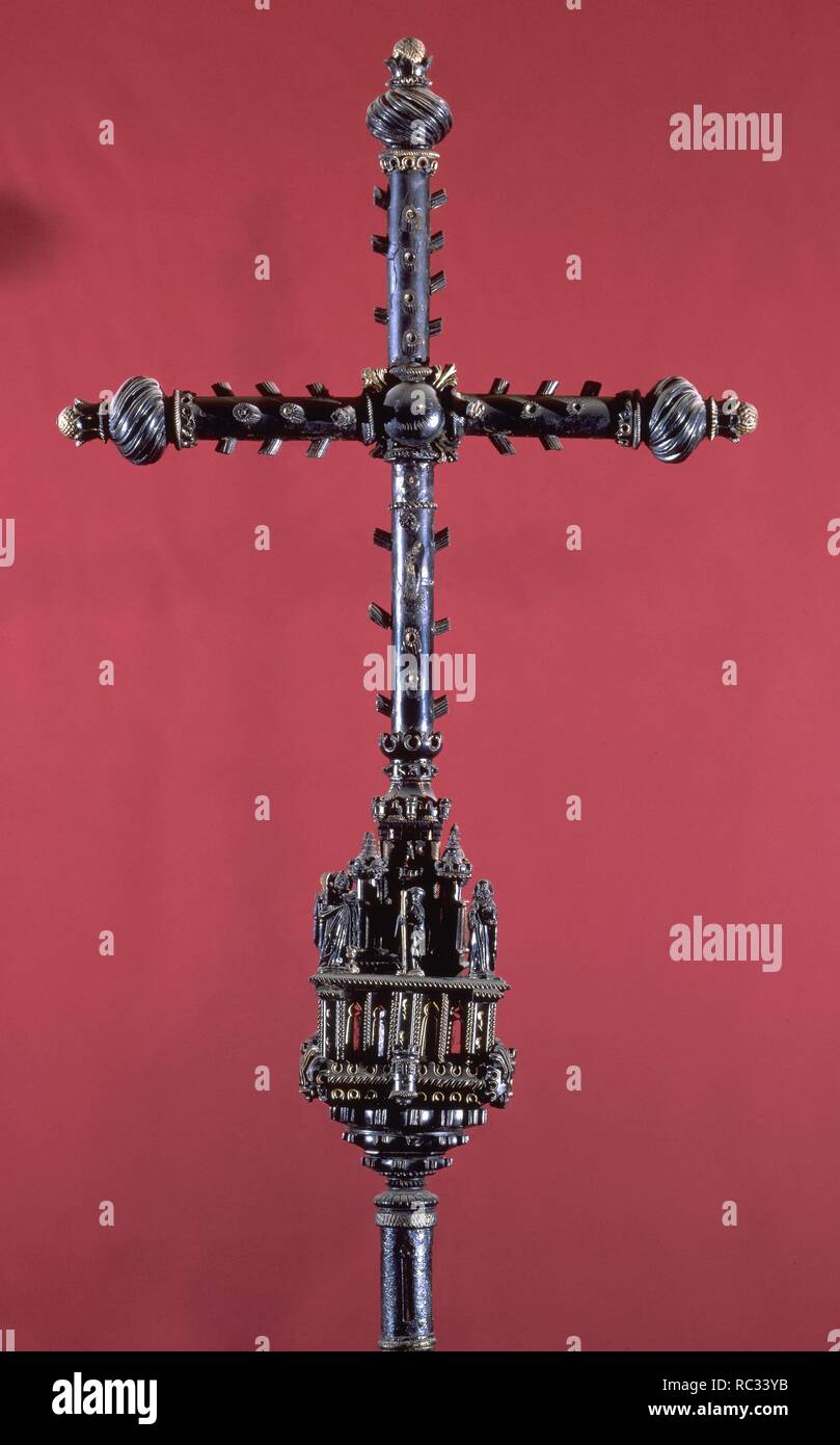 MUSEO- CRUZ PROCESIONAL DE AZABACHE DEL S XV. Location: CATEDRAL MUSEO ...