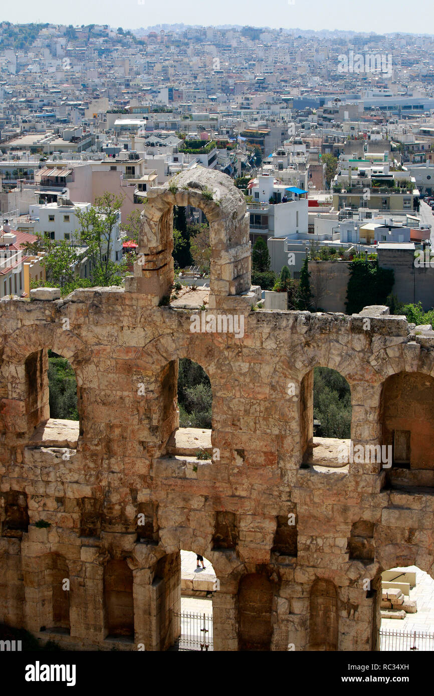 Odeon des Herodes Atticus, Akropolis, Athen, Griechenland Stock Photo ...