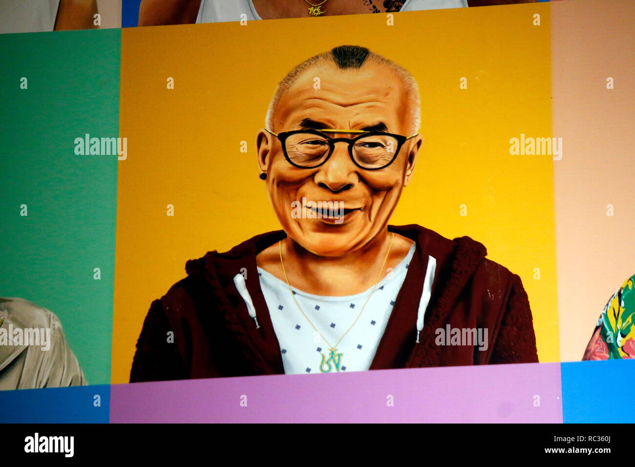 Dalai lama hi-res stock photography and images - Alamy