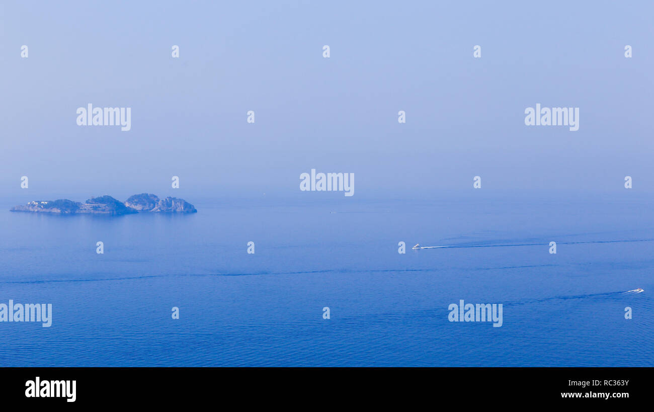 Vista de Li Galli, an archipelago belonging to the town of Positano, a ...