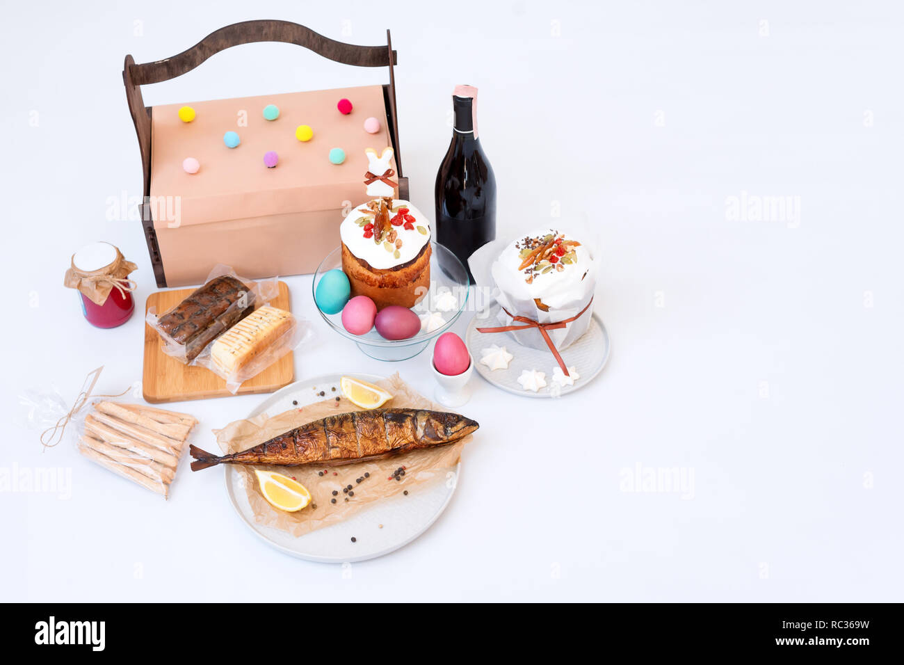 Red fish pie glass hi-res stock photography and images - Alamy