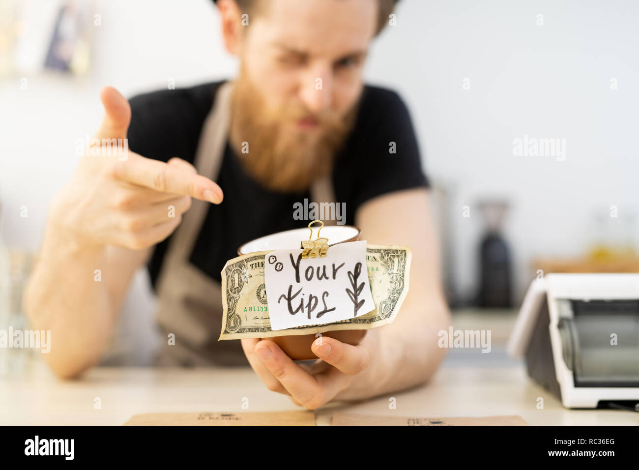 Tip the waiter hi-res stock photography and images - Alamy