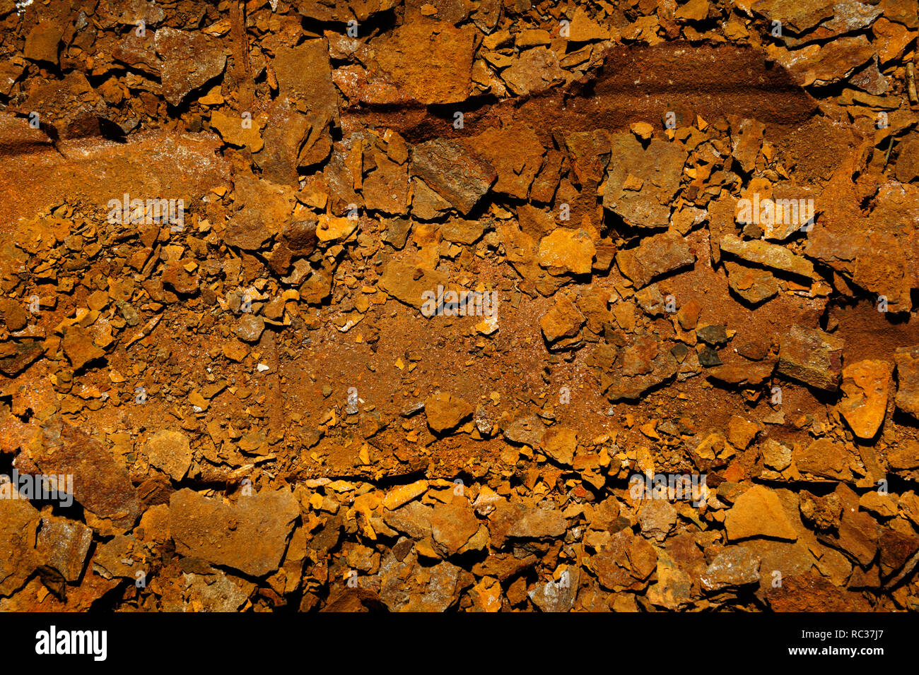Rusting galvanised bucket hi-res stock photography and images - Alamy