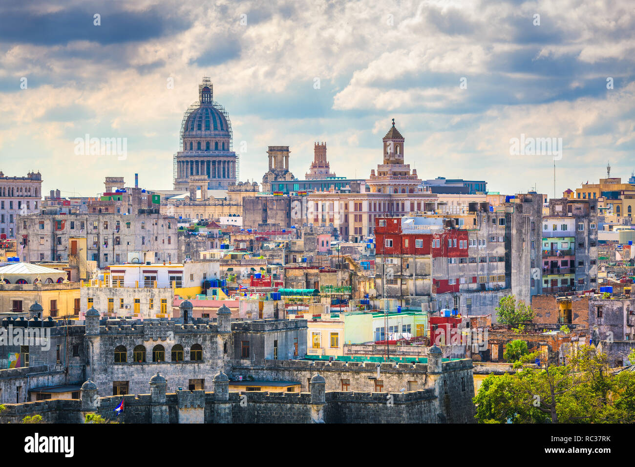 Havana skyline hi-res stock photography and images - Alamy