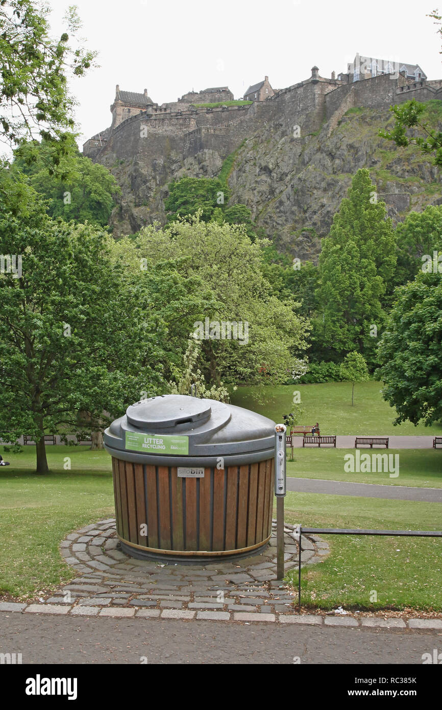 Rubbish castle hi-res stock photography and images - Alamy