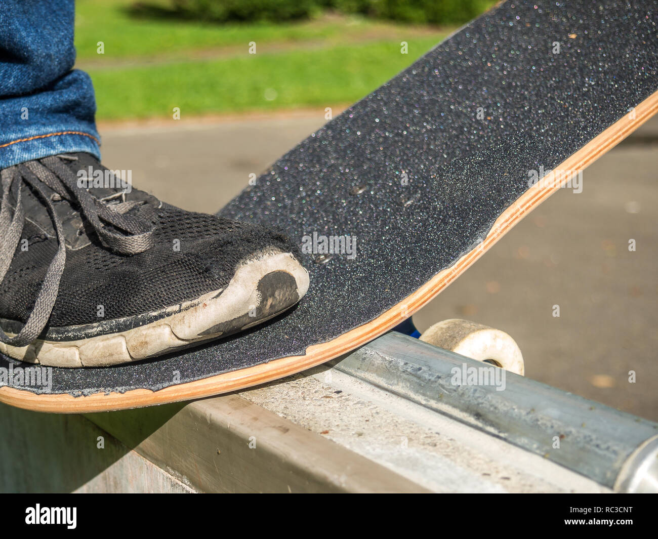 Pool grind hi-res stock photography and images - Alamy