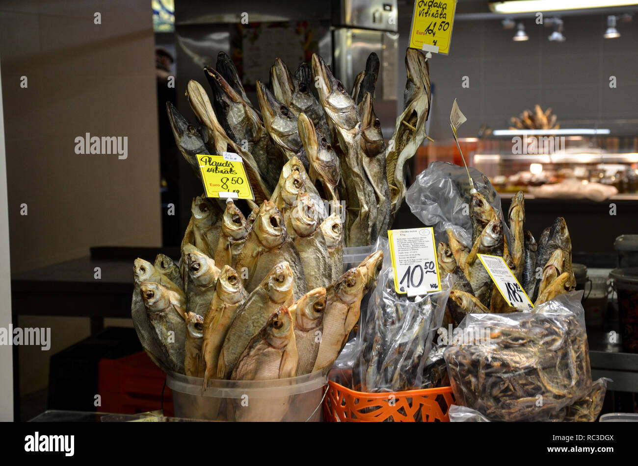 Central market fish fishmonger hi-res stock photography and images - Alamy