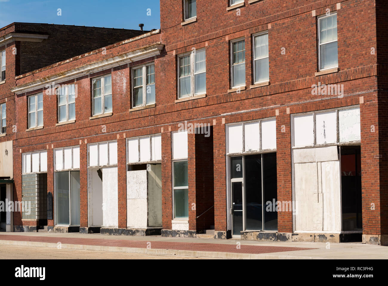 Vintage store fronts hi-res stock photography and images - Alamy
