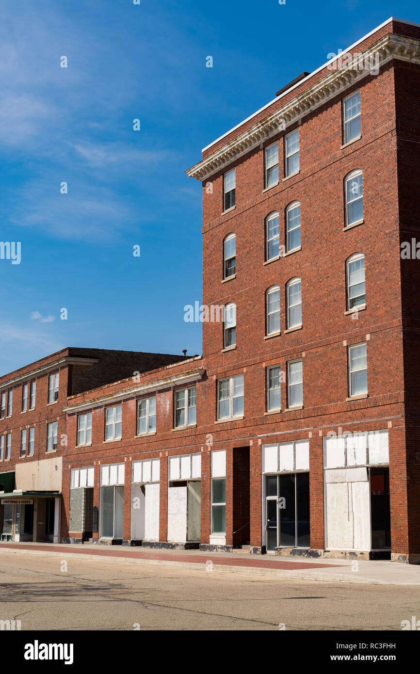 Boarded store fronts hi-res stock photography and images - Alamy