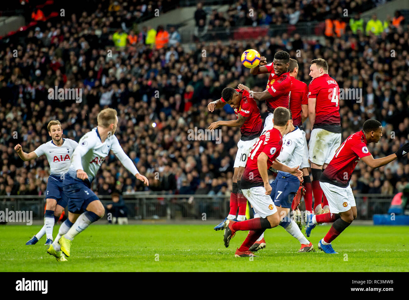 Harry kane free kick england hi-res stock photography and images - Alamy
