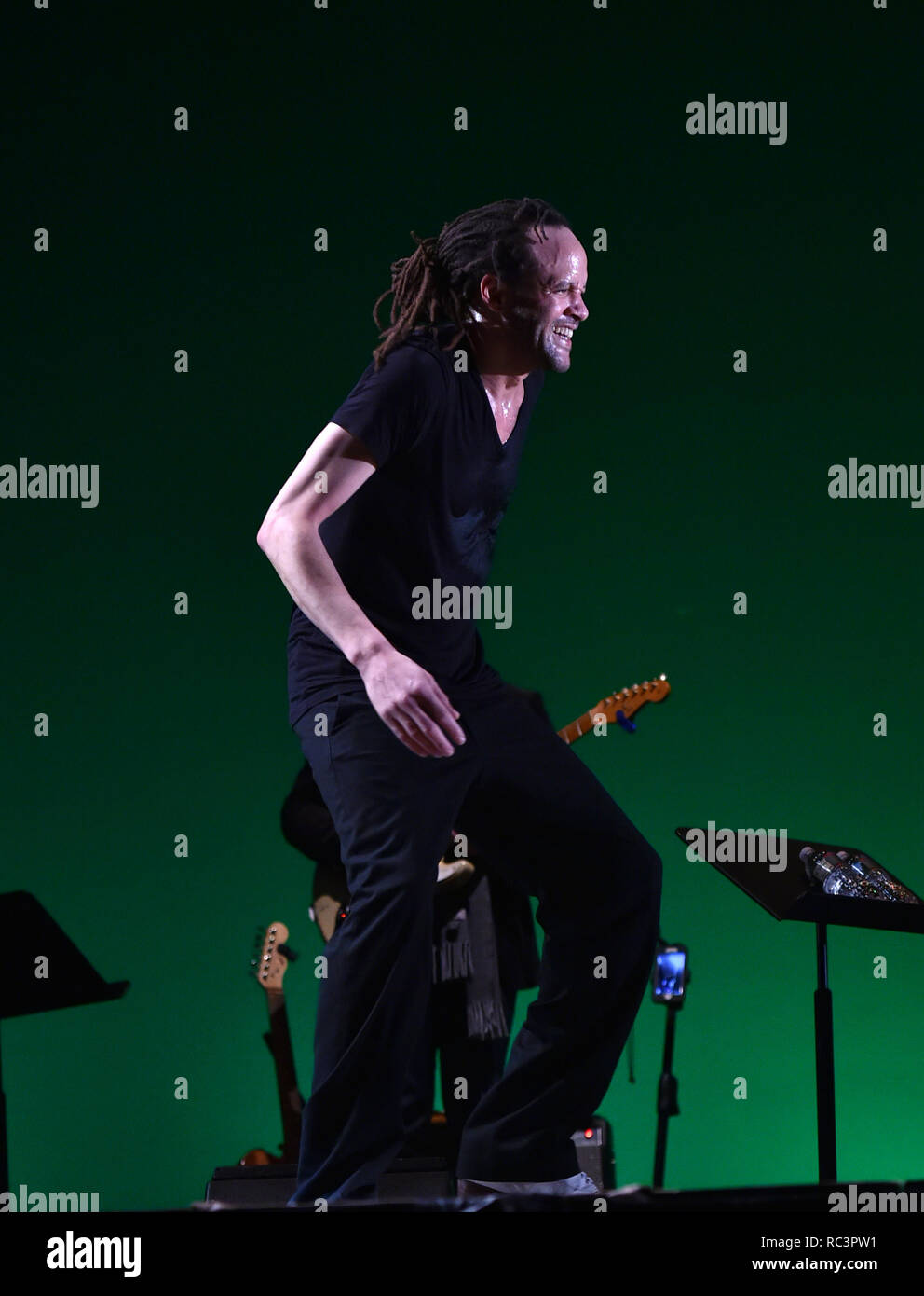 Savion glover hi-res stock photography and images - Alamy