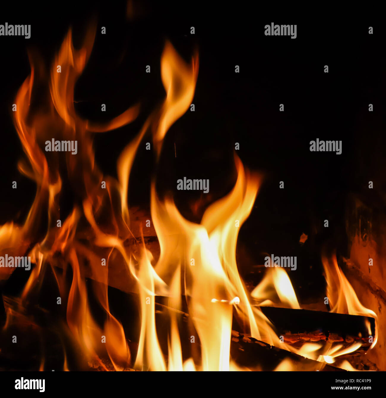 Fire flames black background hi-res stock photography and images - Alamy
