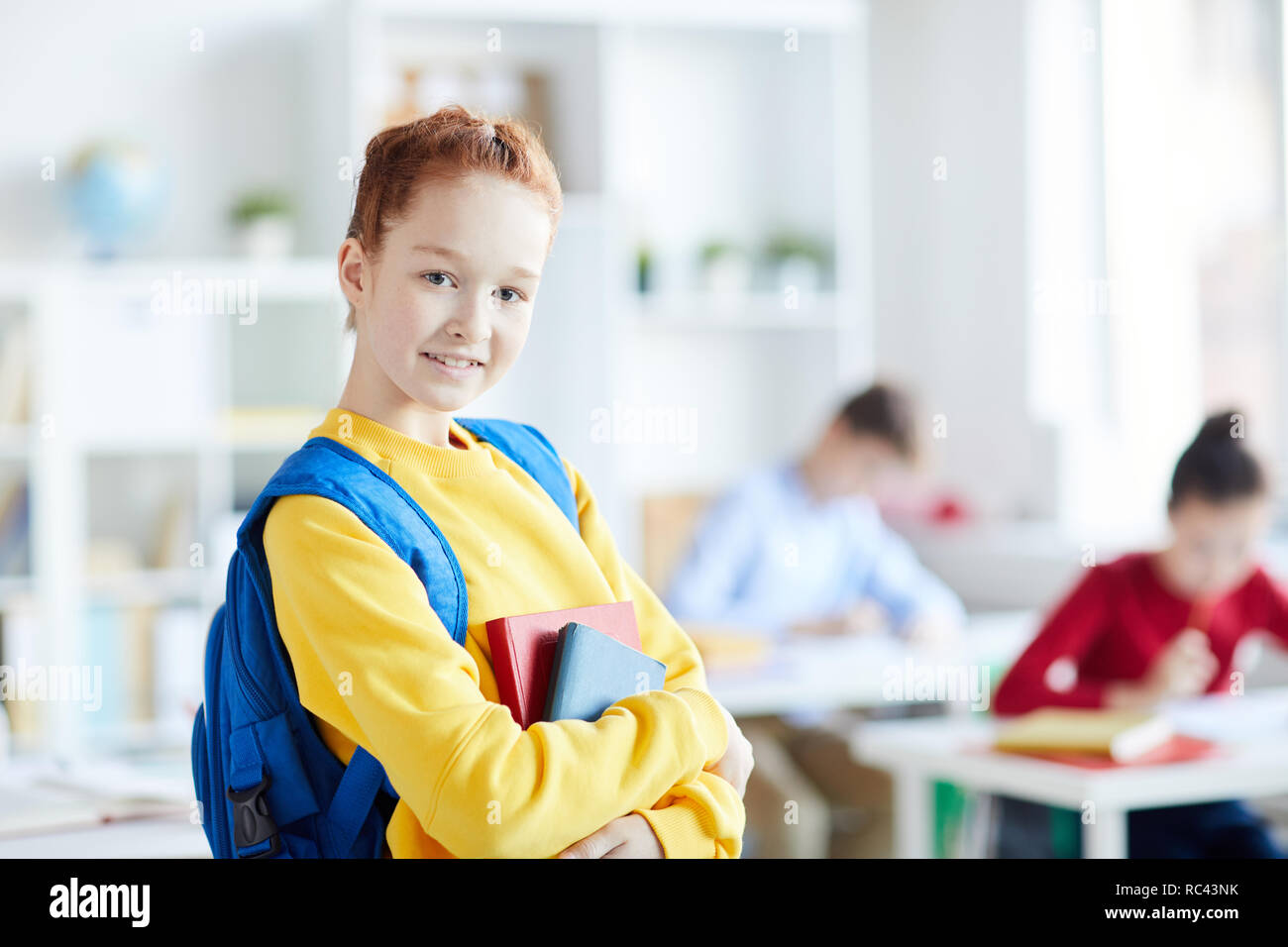 Schoolkid hi-res stock photography and images - Alamy