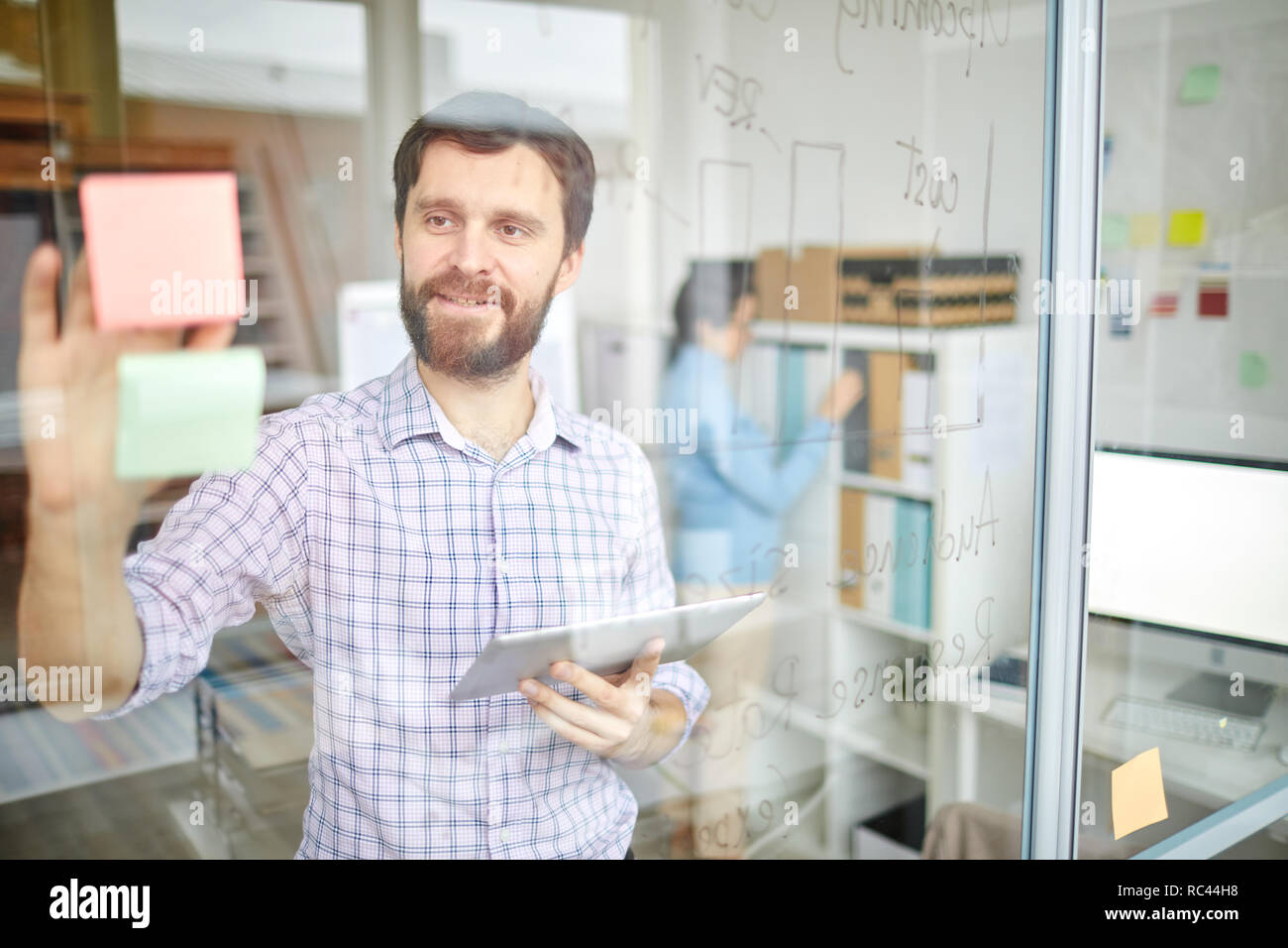 Contemporary corporate hi-res stock photography and images - Alamy