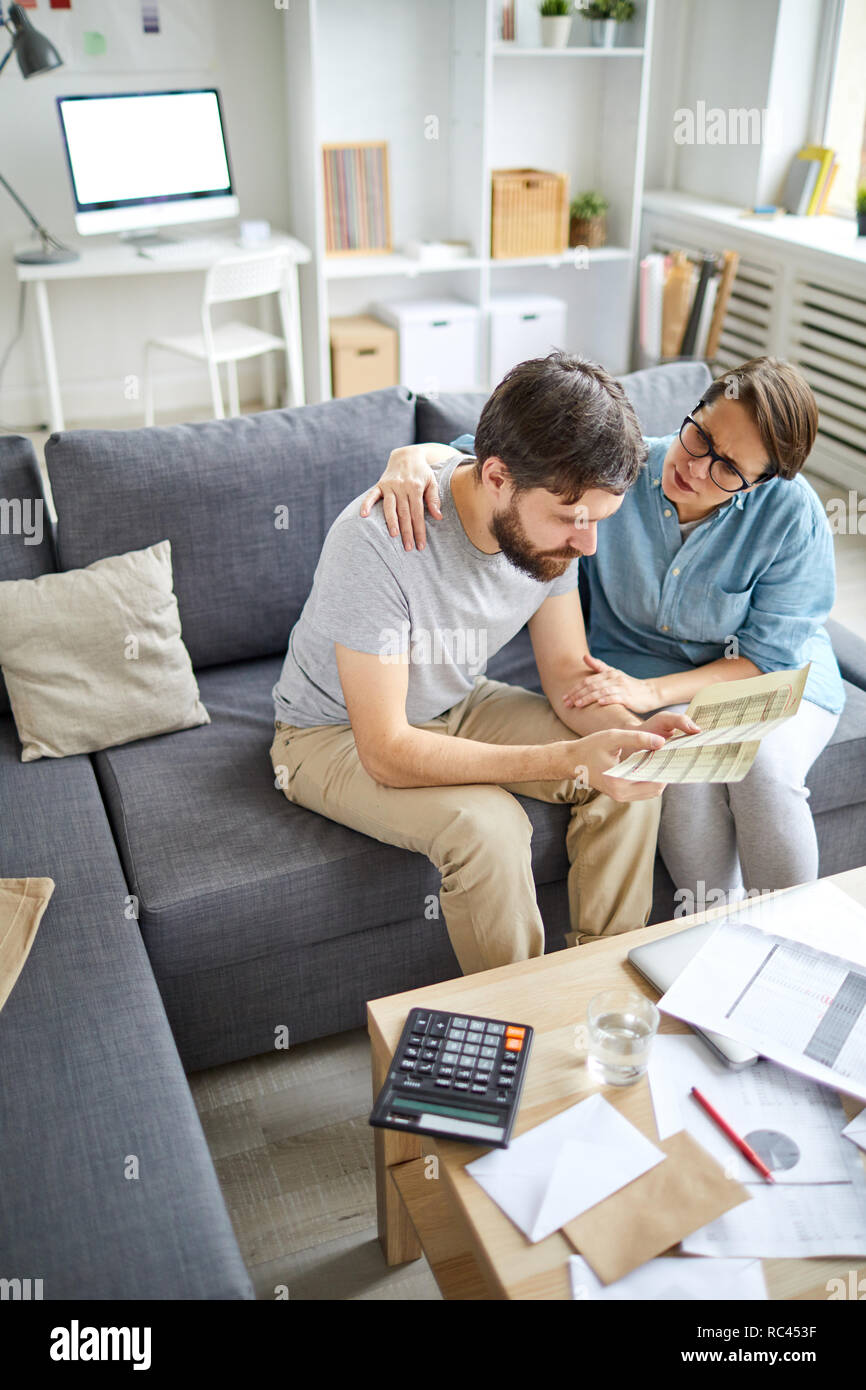 Contemporary business couple hi-res stock photography and images - Alamy