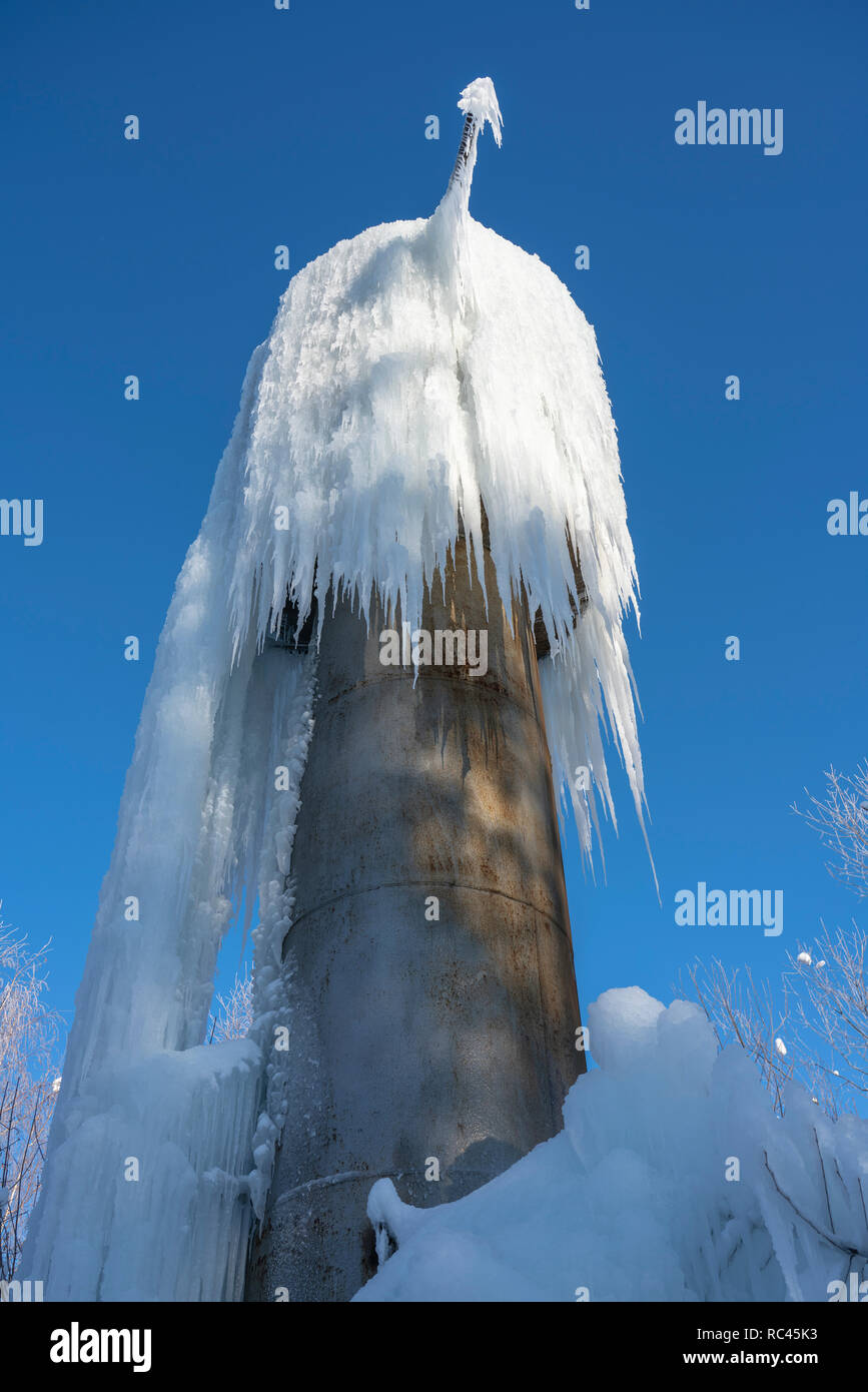 Frozen streams hi-res stock photography and images - Alamy