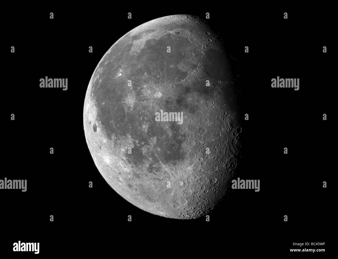 Waning gibbous phase hi-res stock photography and images - Alamy