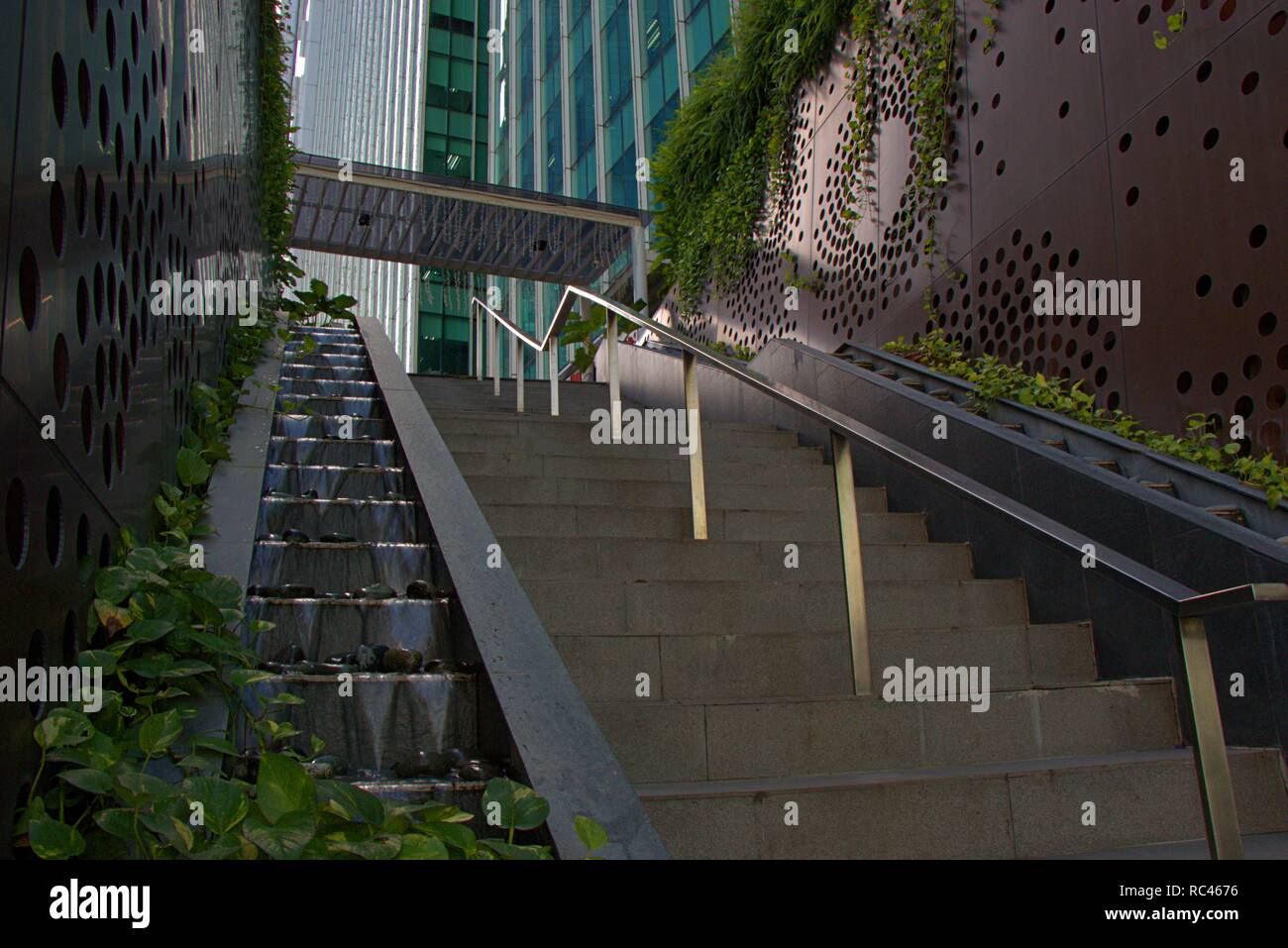 Global city hi-res stock photography and images - Alamy