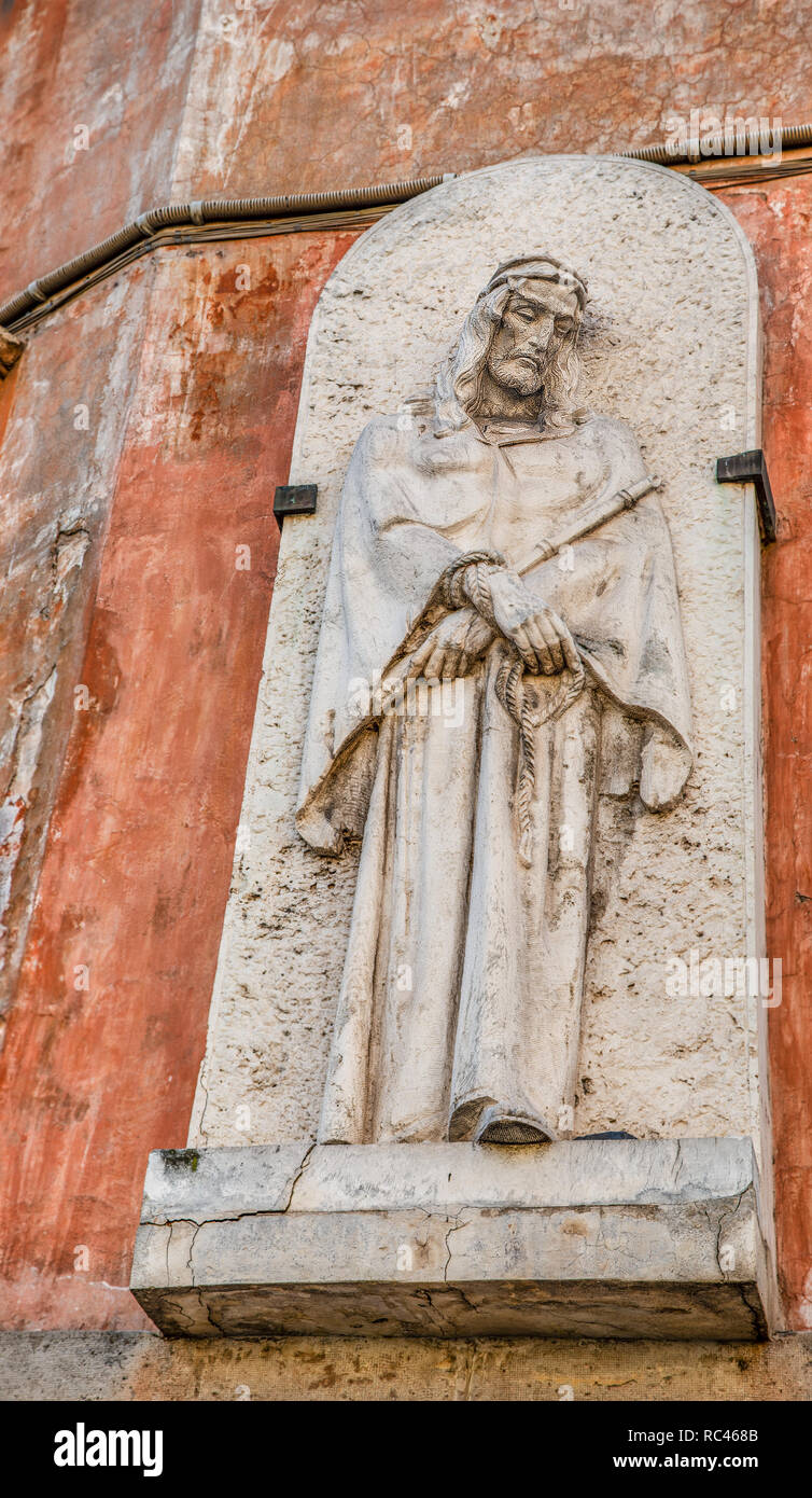 Jesus tied hi-res stock photography and images - Alamy