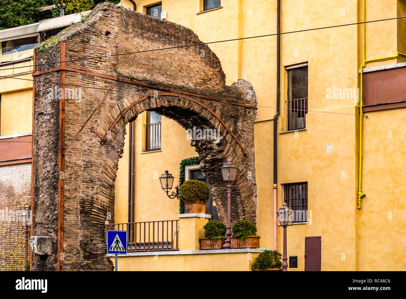 ruins of ancient buildings of Rome Stock Photo - Alamy