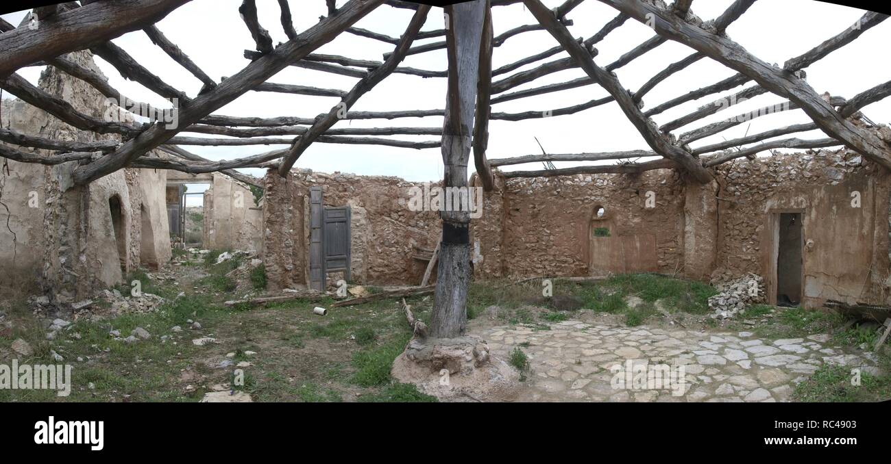 EL YESAR DEL POLOVAR. YESERA DEL POLOVAR EN RUINAS Stock Photo - Alamy