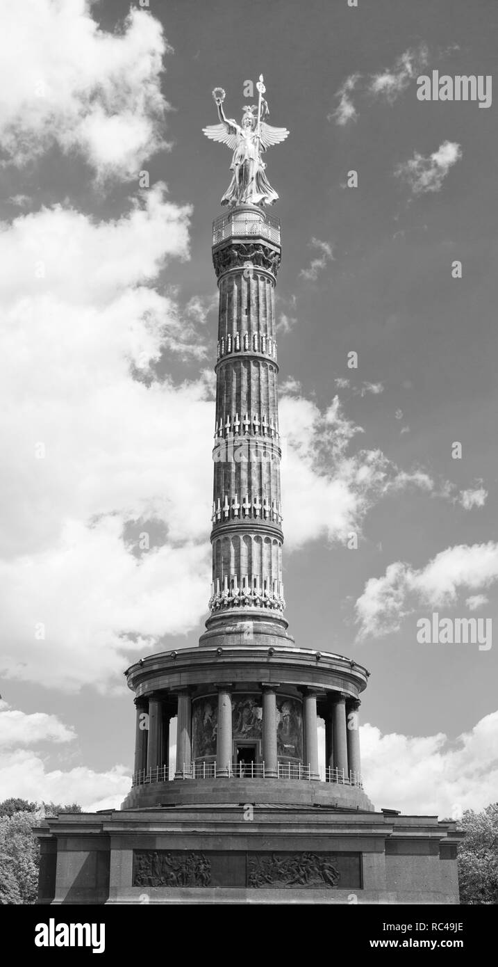 the victory column in berlin tiergarten, at sunny summer day Berlin ...