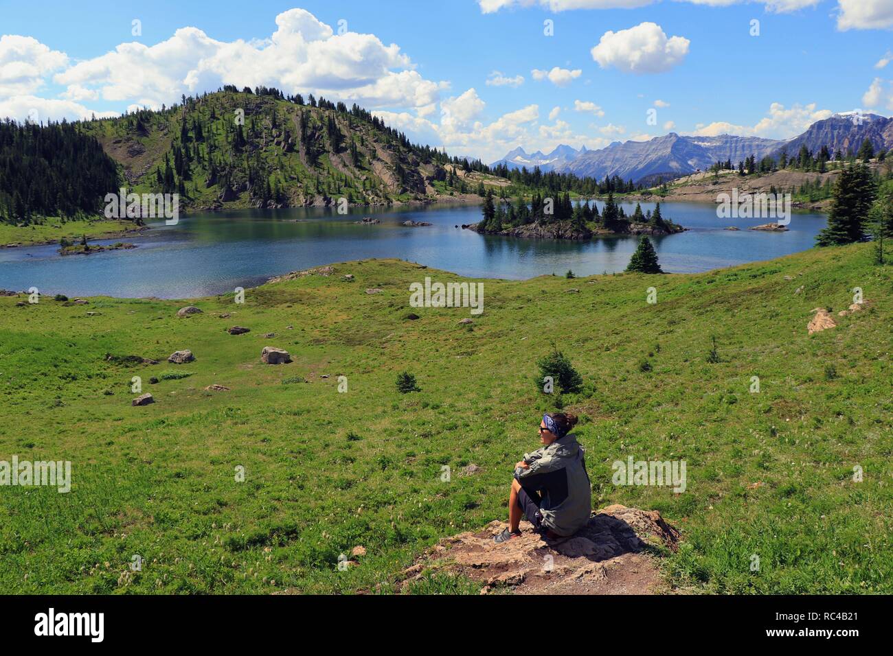 Rock Isle lake and reflection. Sunshine Meadows in Banff National Park ...