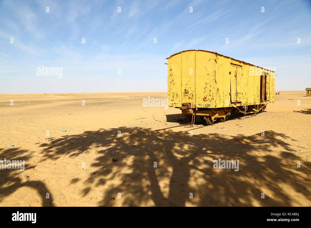 Poor infrastructure africa train hi-res stock photography and images ...