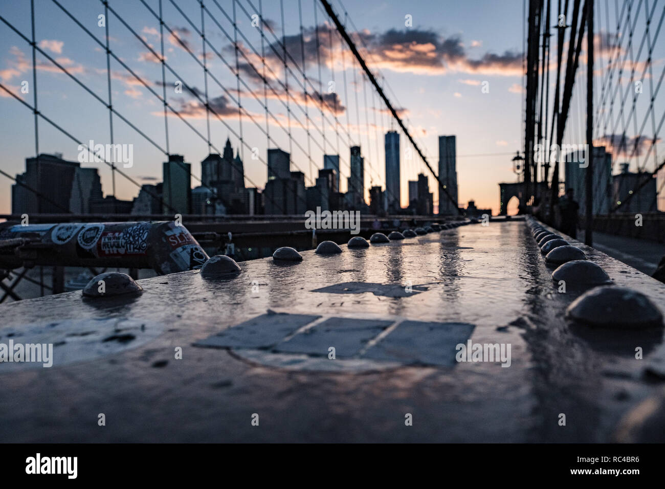 Brooklyn bridge wallpaper hi-res stock photography and images - Alamy