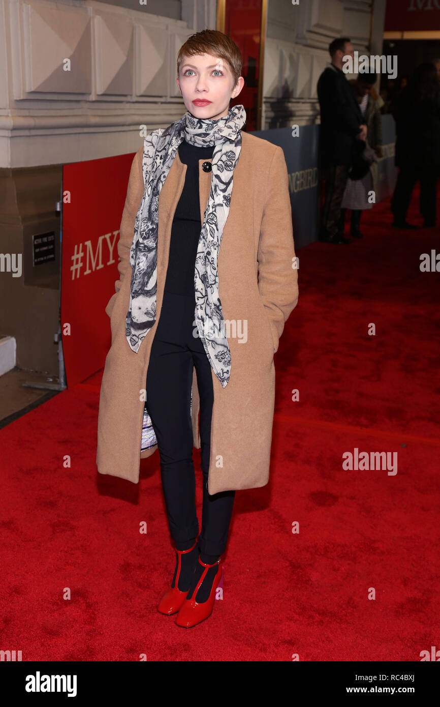 Tavi gevinson 2018 hi-res stock photography and images - Alamy