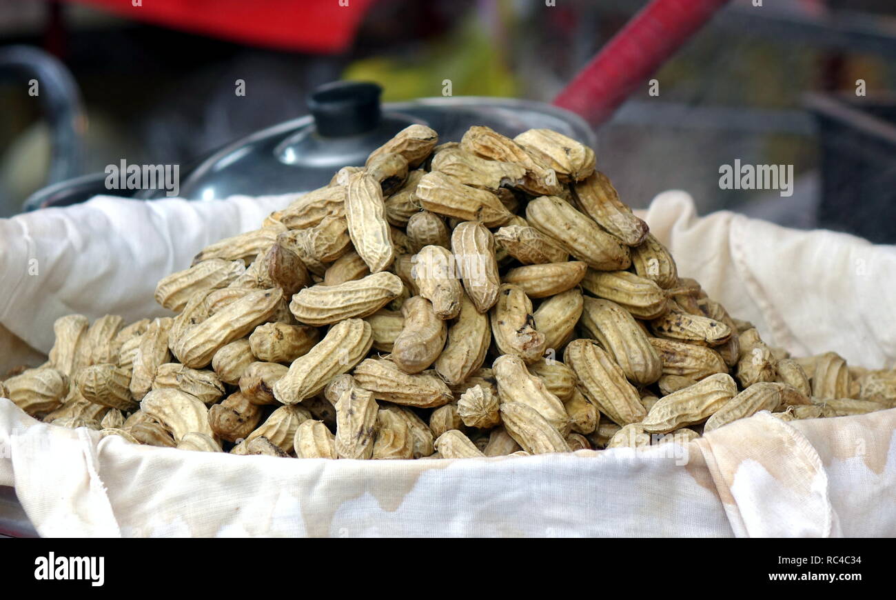 Peanuts steamed hi-res stock photography and images - Alamy