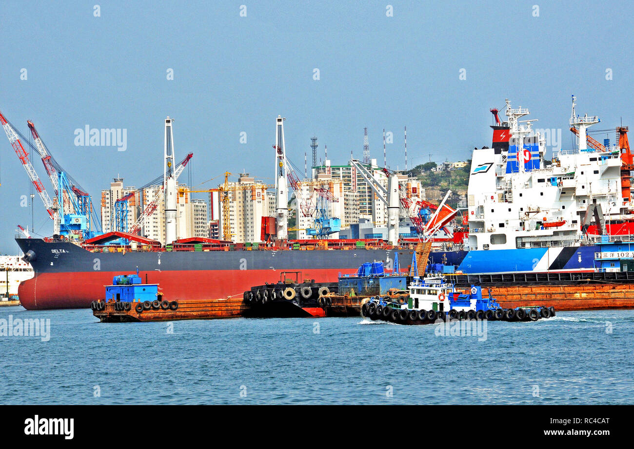 Korean shipyard hi-res stock photography and images - Alamy