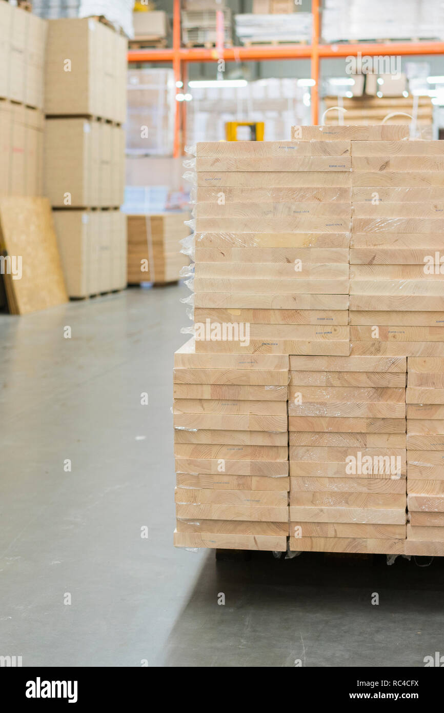 Packed boards hi-res stock photography and images - Alamy