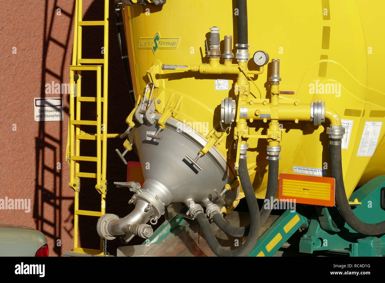 Silofahrzeug hi-res stock photography and images - Alamy