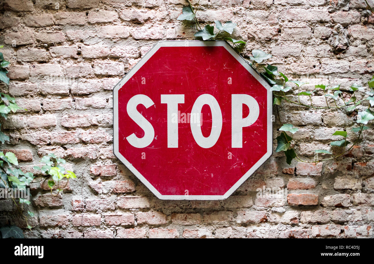 Stop sign stop sign brick hi-res stock photography and images - Alamy
