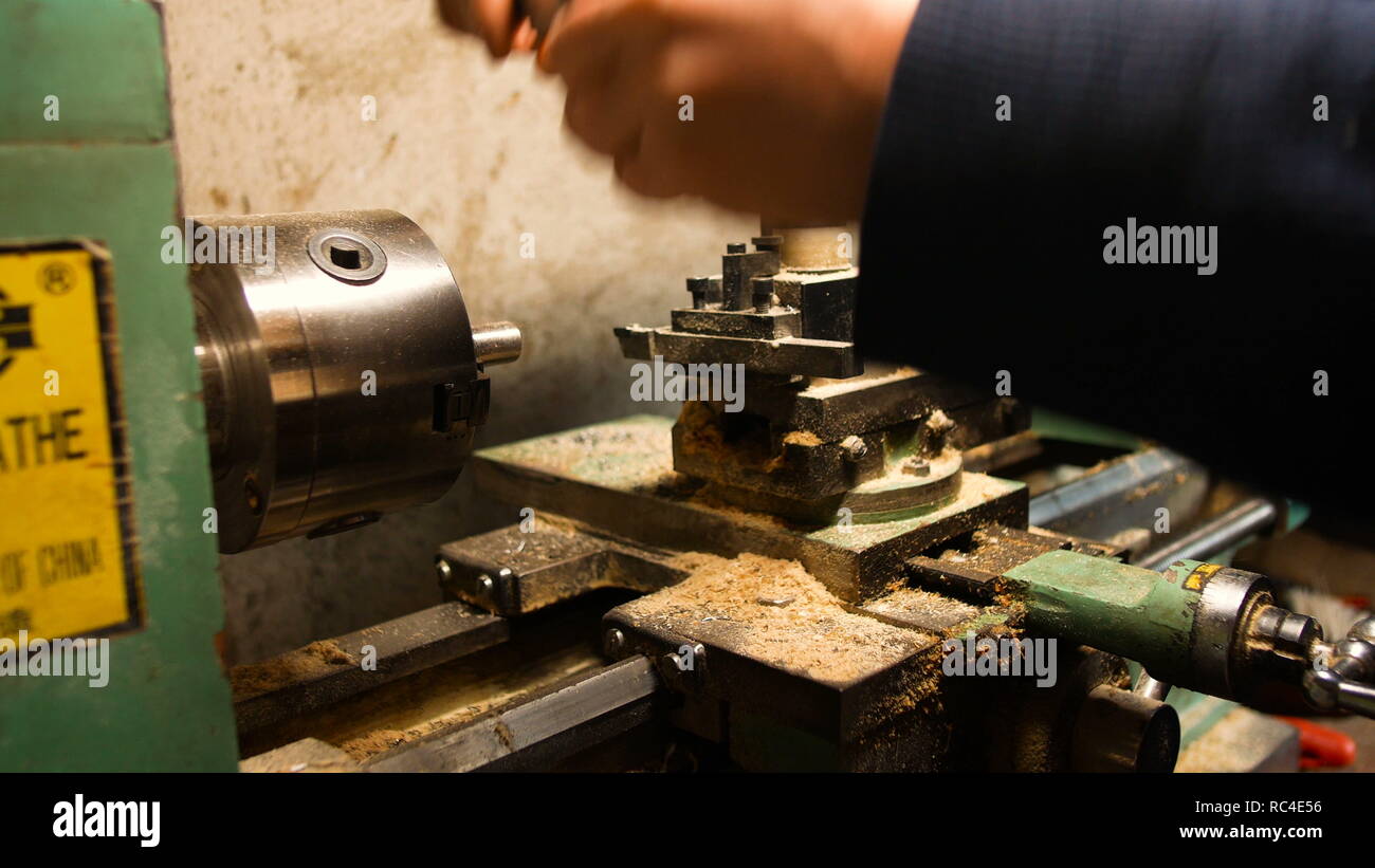 passionate DIY man, he uses the lathe for DIY, in his home laboratory ...