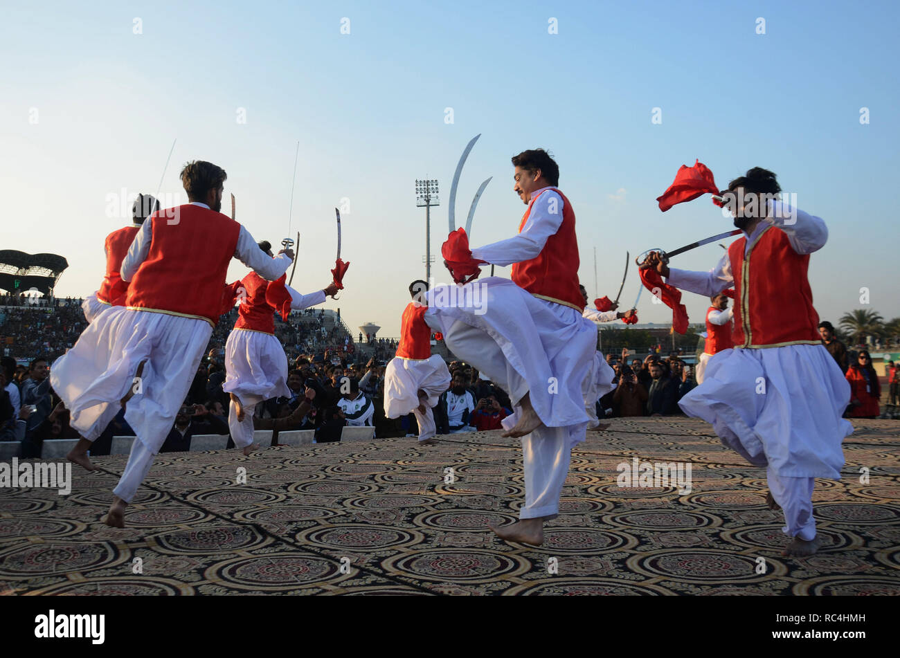Lahore, Pakistan. 13th Jan, 2019. Pakistan artists performing dance ...