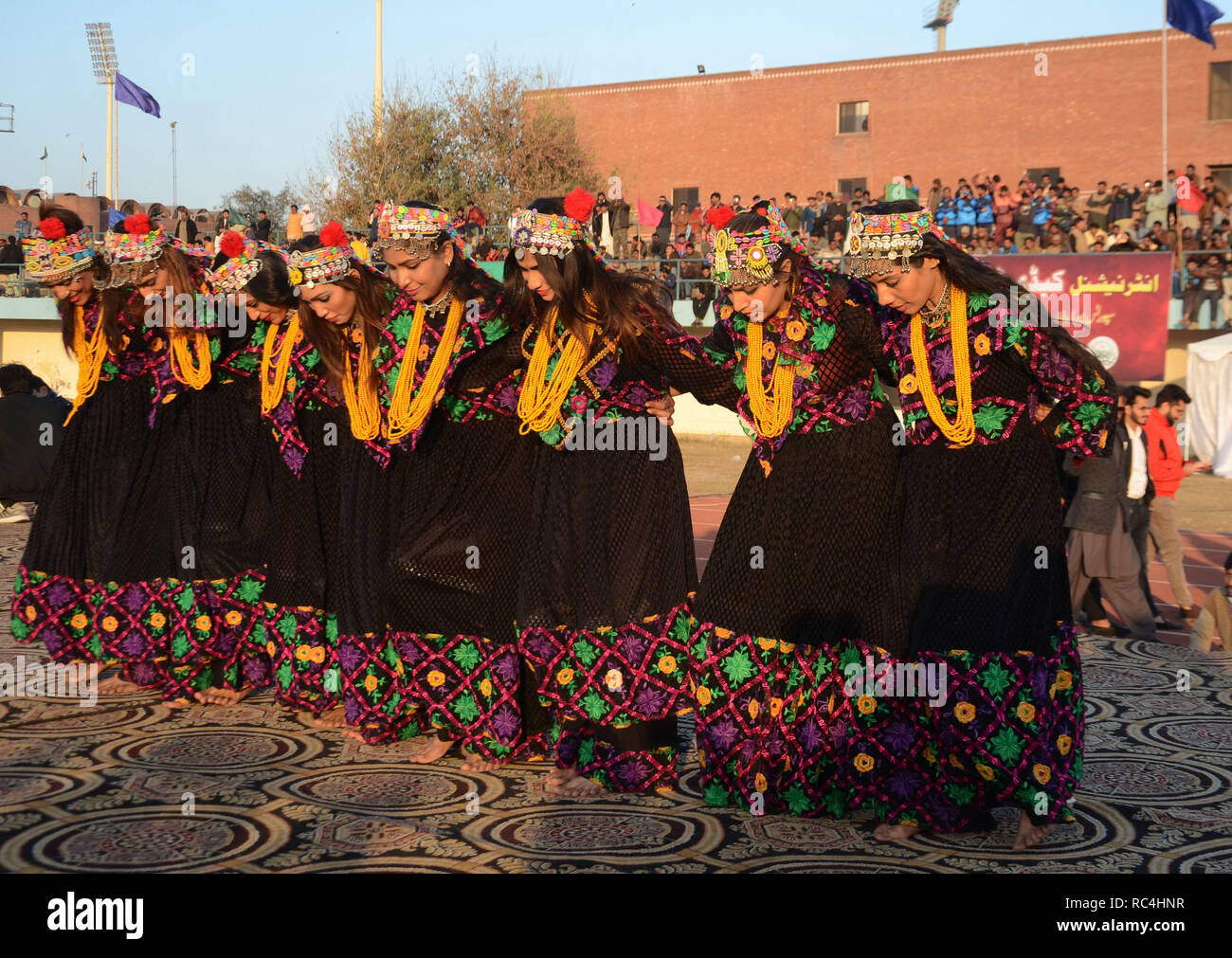 Lahore, Pakistan. 13th Jan, 2019. Pakistan artists performing dance ...