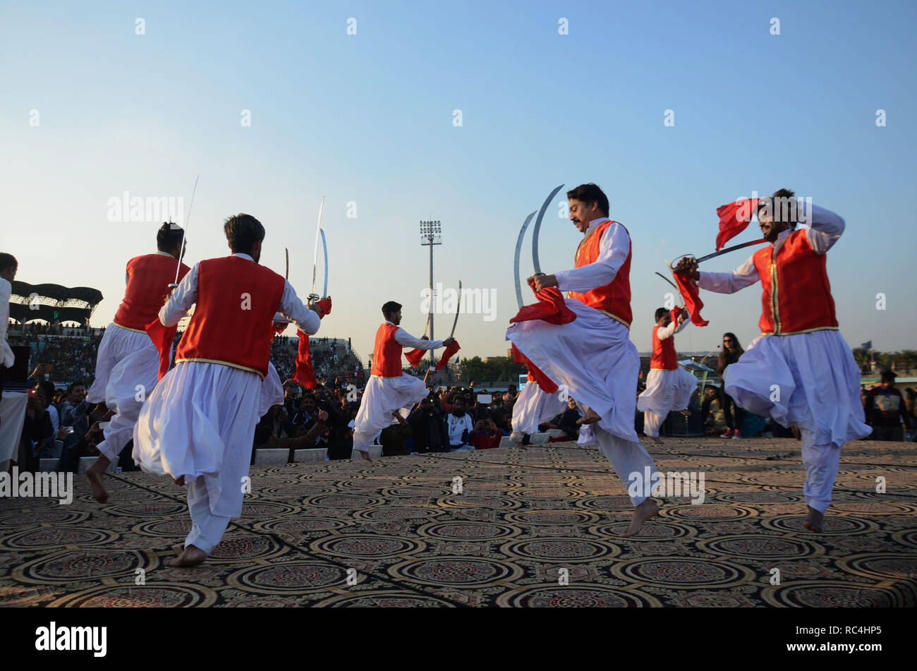 Lahore, Pakistan. 13th Jan, 2019. Pakistan artists performing dance ...