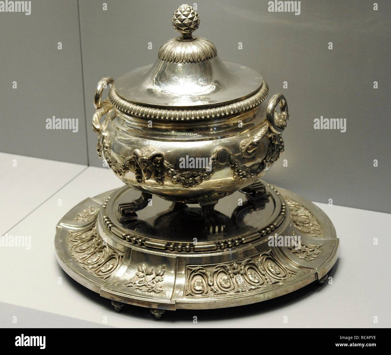 18th century art. Russia. Container and tray. Silver. Piece from Saint ...