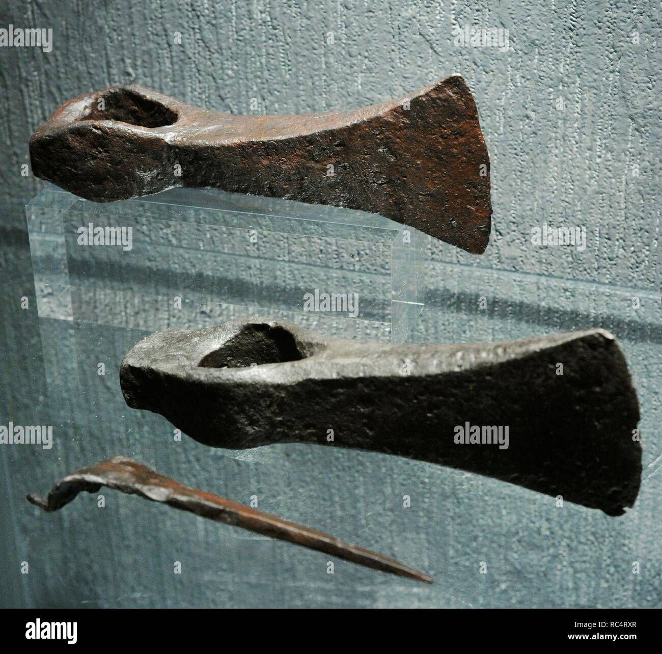 Cornice moulding hi-res stock photography and images - Alamy