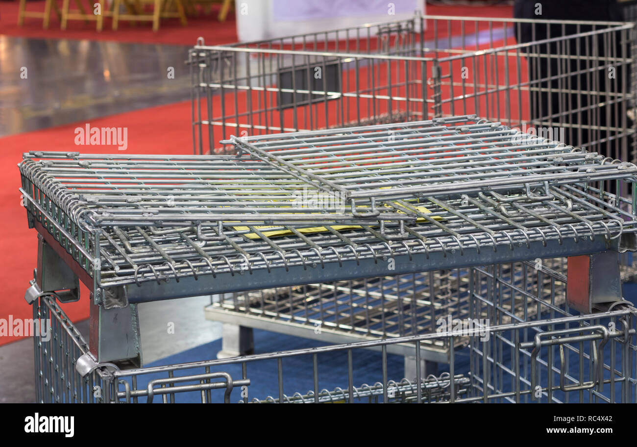 The wire mesh pallet ; multi purpose package Stock Photo - Alamy