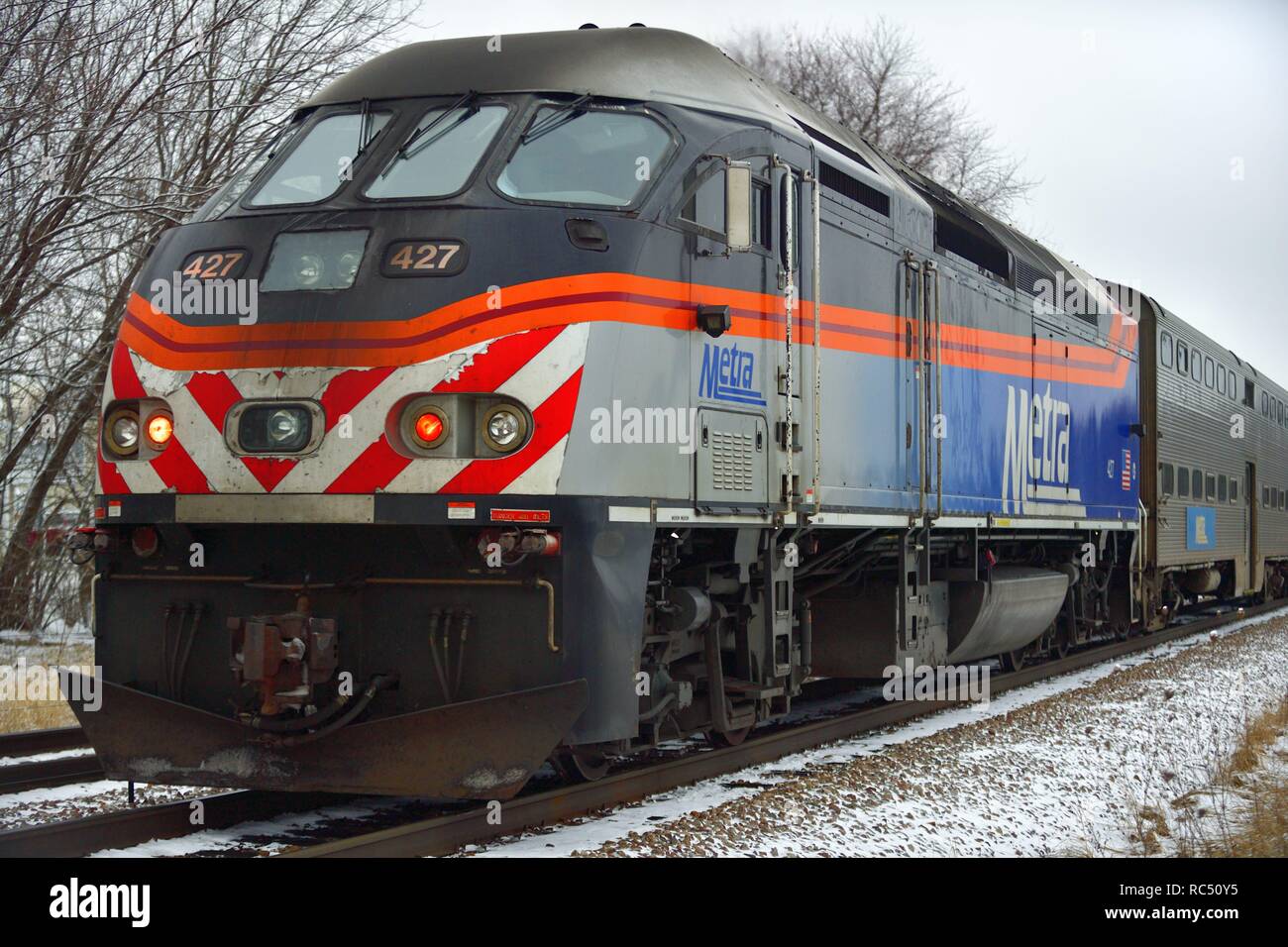 Bartlett, Illinois USA. An inbound Metra train transporting commuters ...