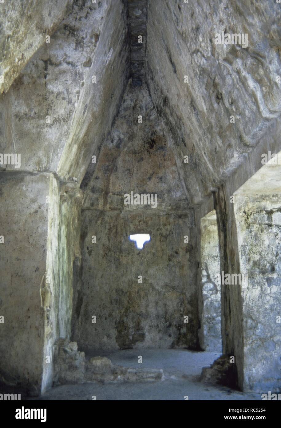 Corbel arch hi-res stock photography and images - Alamy