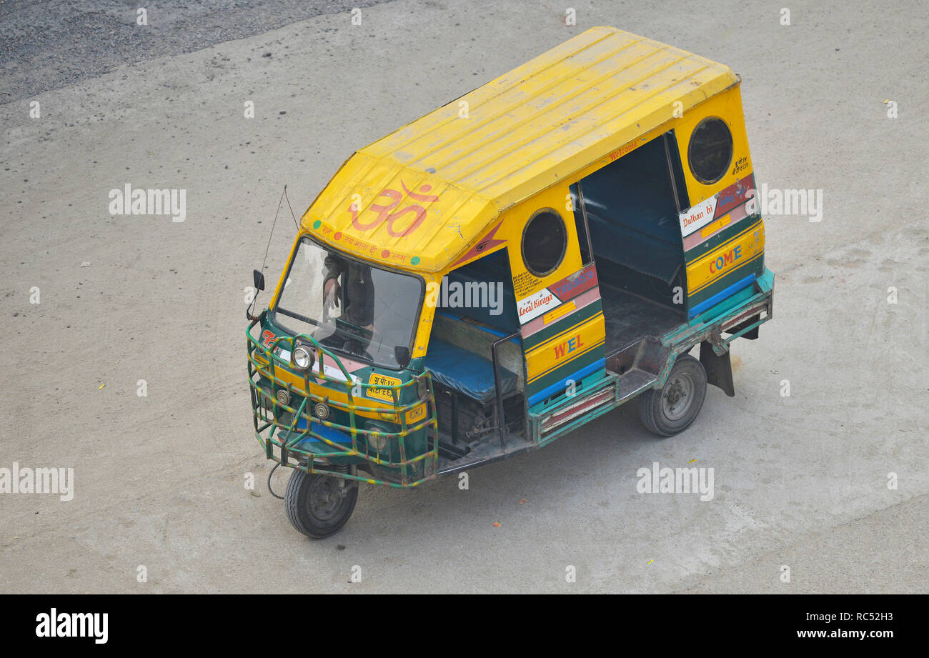 Auto Rickshaw on road and waiting for passenger Stock Photo - Alamy