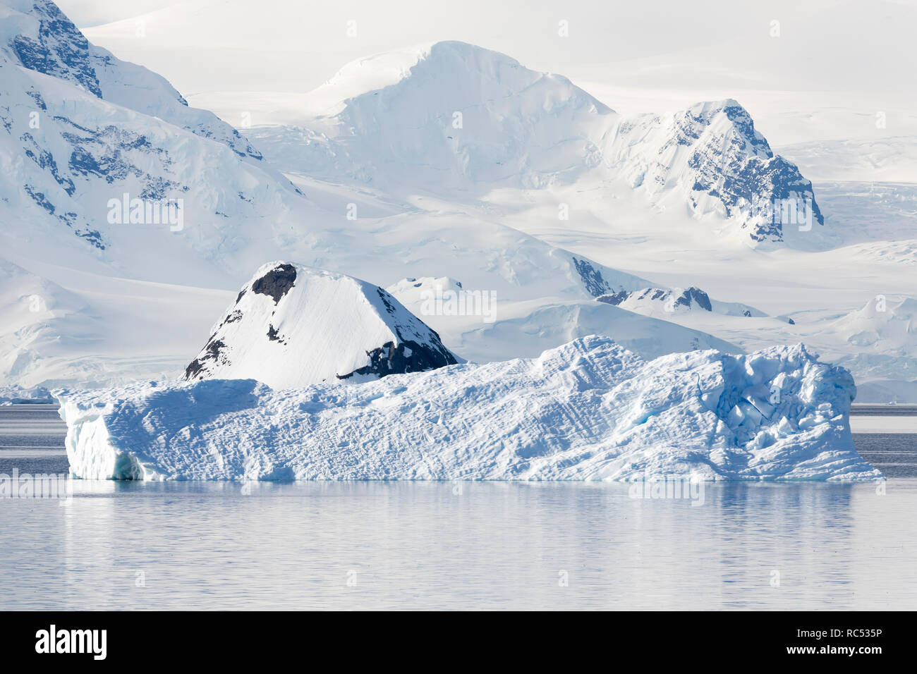 Nature and landscapes of Antarctica. Studying of a phenomenon of global ...